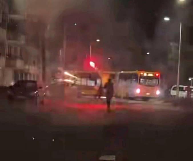 Vier nieuwe arrestaties na geweld tegen politie in Utrecht Overvecht ...