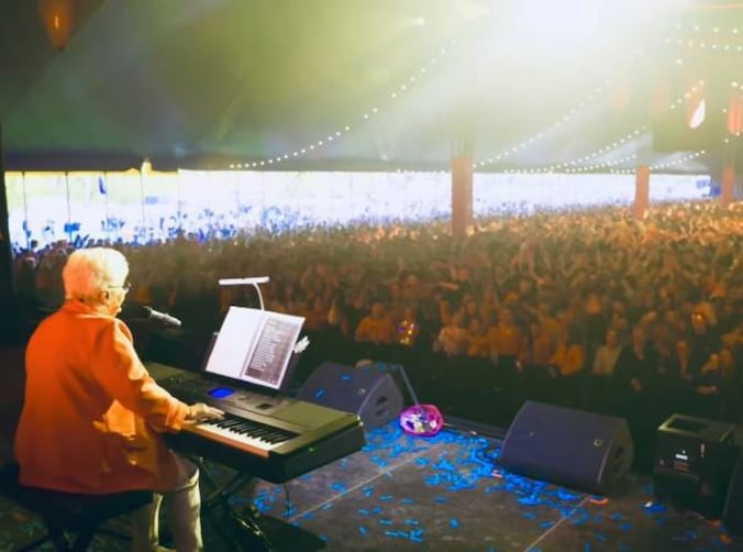 Orgel Joke zet Groningen op z’n kop tijdens Koningsavond: ‘Joke, Joke ...