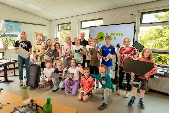 Vijf scholen in De Fryske Marren starten met E-Waste Race | Regio | AD.nl