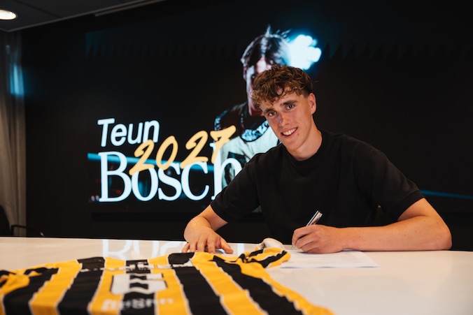 Vitesse geeft twee spelers half jaar na komst van NEC een contract ...