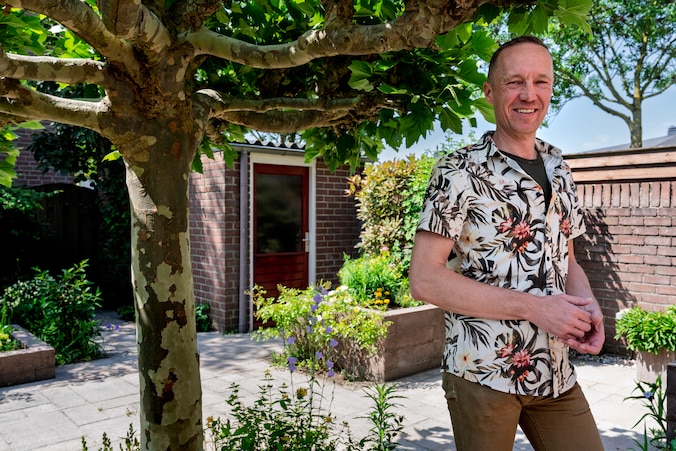 Marcel (58) vlucht wekelijks zijn huis uit door vreemde bromtoon: ‘Het ...