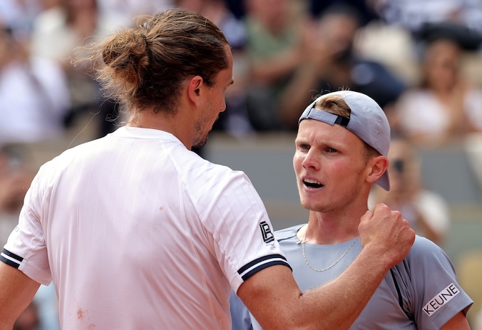 Jesper de Jong begint goed, maar verliest van Duitse titelfavoriet ...