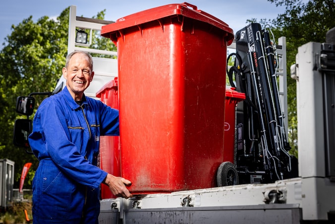 Johan (66) gaat na vijftig jaar werken bij de gemeente met pensioen ...