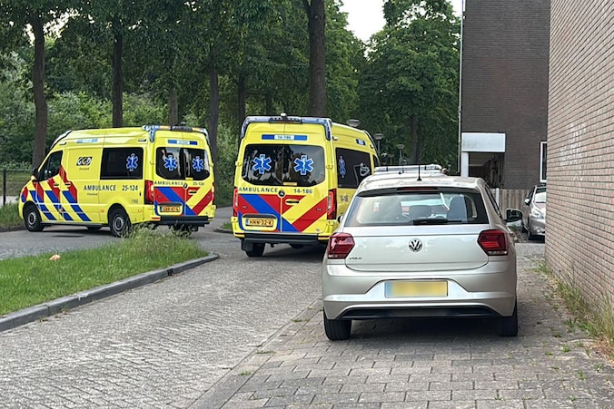 112-fotograaf aangevallen door omstanders in Almere: ‘Ik kon me niet ...