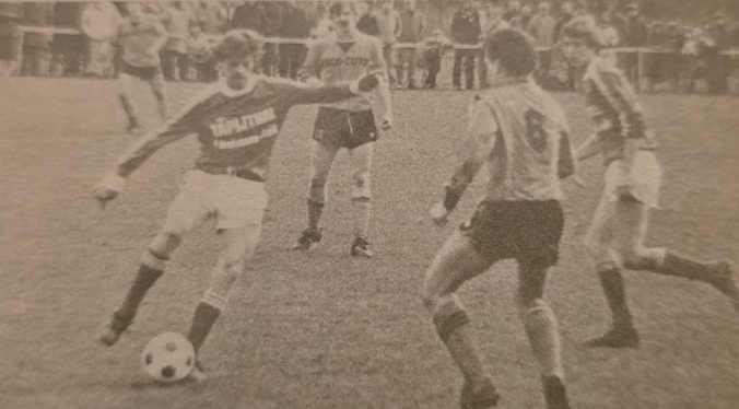 2000 toeschouwers bij de grote Cuijkse derby van 1983, nu verdwijnen ...