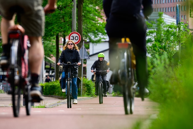 Fietspaden worden steeds gevaarlijker: ‘Een peuter leert het nu op ...