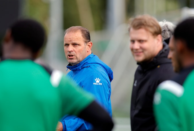 Eerst adviseur, na één training weer de baas op het veld: Hulsbosch ...