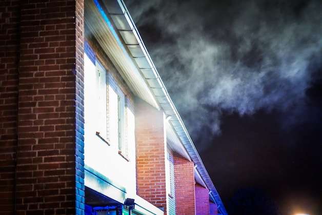 Explosie verwoest voordeur woning in Eindhoven: drie mannen aangehouden ...