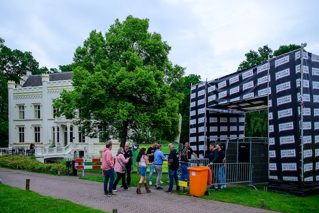 Heel Scherpenzeel op de dansvloer tijdens Feestje in het Park: ‘Een ...