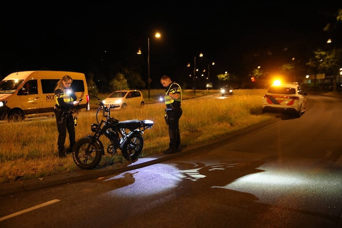 Automobilist rijdt door na aanrijding met 19-jarige vrouw op fatbike in ...