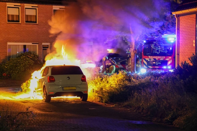 Auto op De Made in Beilen gaat in vlammen op | Regio | AD.nl