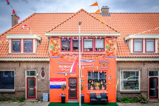 Bewoners aan de Hyacintstraat pakken uit met WK-huis: ‘Drie dagen bezig ...