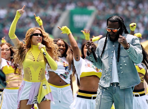 Shakira, Burna Boy, Andrea Bocelli en meer: dit was de ...