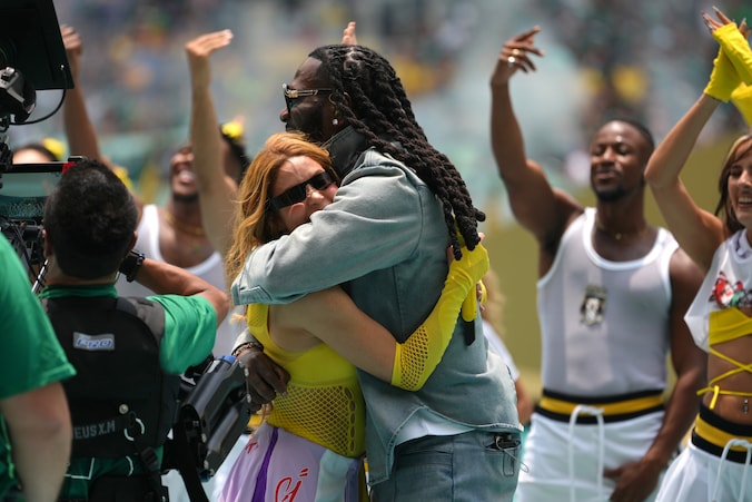 Shakira, Burna Boy, Andrea Bocelli en meer: dit was de ...