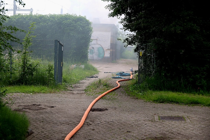 Brand in transformatorhuisje in Woerden, omwonenden moeten ramen en ...