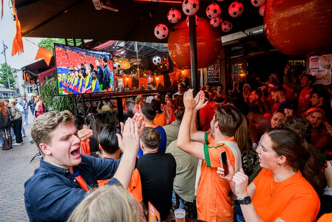 Oranje kijken met de buurt, in de kroeg of op het plein: dit zijn de ...