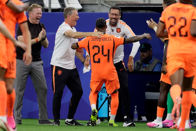 Ruud van Nistelrooij leert Oranje-spitsen anders schieten: niet recht ...