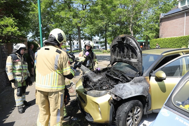 Vier autobranden op één middag in Eemnes, totaal loopt op naar negen ...