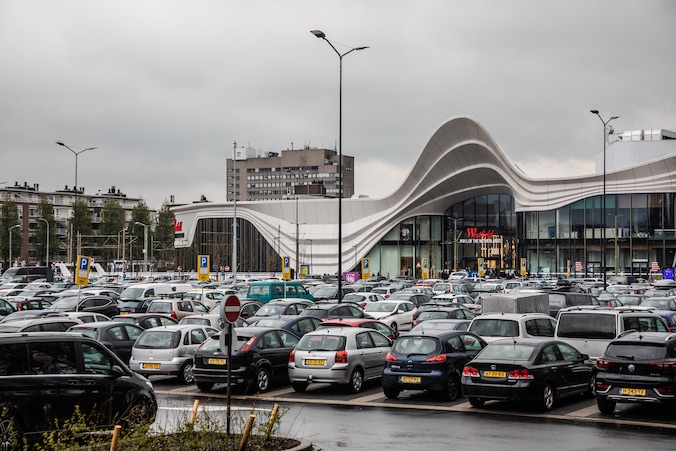 Bezoekers Mall of the Netherlands moeten straks mogelijk betalen voor ...
