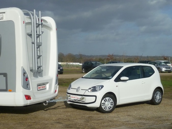 ‘Mag je een personenauto achter een camper hangen?’ | Nieuws | AD.nl