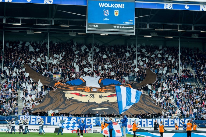 Noord-tribune Abe Lenstra Stadion wordt uit voorzorg verstevigd | Regio ...