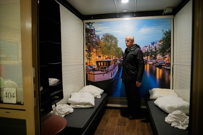 Laatste asielzoekers vertrokken uit crisisnoodopvang Hulst | Regio | AD.nl
