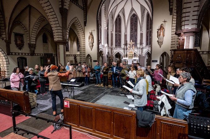 Popkoor Ap/Art viert 50 jaar met concerten in Millingen aan de Rijn ...