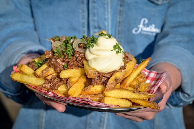 Of je het nou friet of patat noemt: prijs van populaire snack rijst de ...
