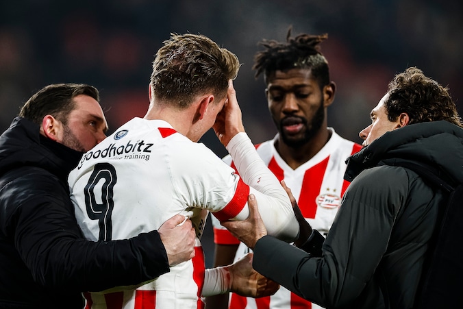 Blessure Luuk de Jong lijkt mee te vallen: ‘Niks gehoord over ...