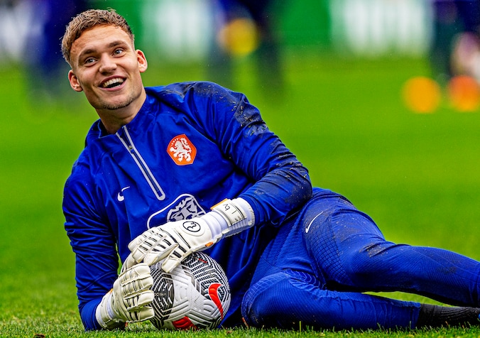 Bart Verbruggen krijgt voorkeur boven Justin Bijlow bij Oranje ...