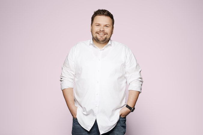 Drie vervangers voor Art Rooijakkers bij Nieuws van de Dag | Show | AD.nl