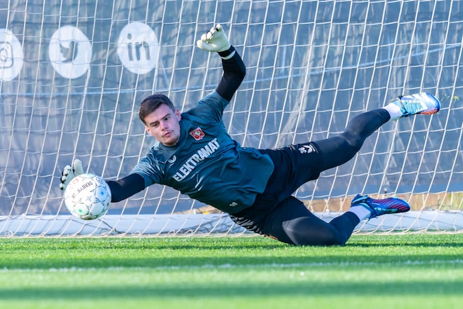 Doelman Sam Karssies op huurbasis naar FC Emmen | Regio | AD.nl