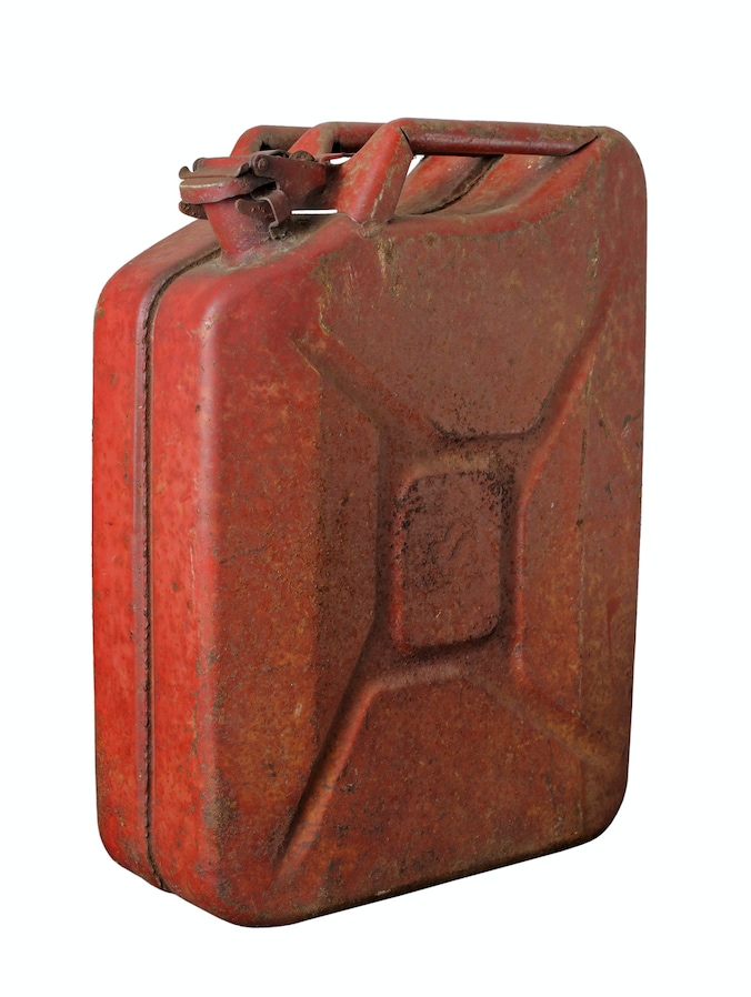 Hoe lang houd je benzine goed in een jerrycan? | Auto | AD.nl