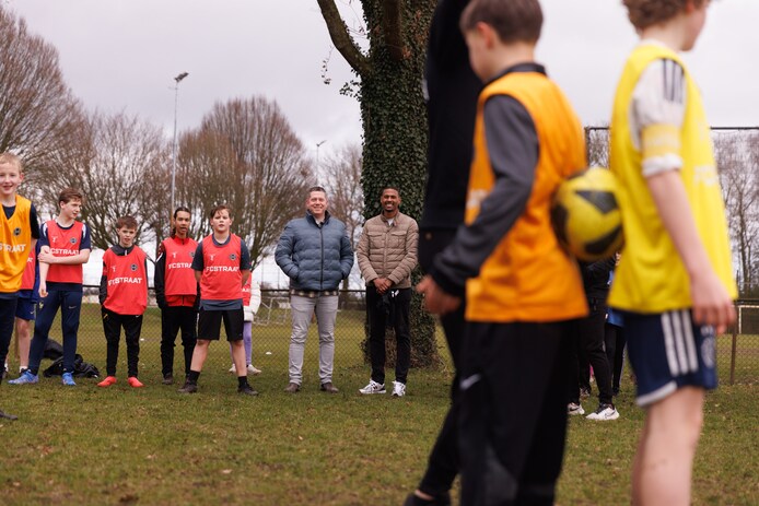 Kinderen Sprundel leren over voetbal én over zichzelf tijdens ...