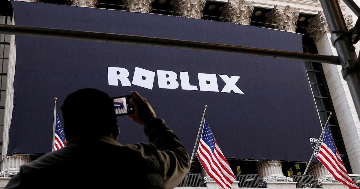 EenVandaag onderzocht hoe sekte jongeren ronselt op spelplatform Roblox ...