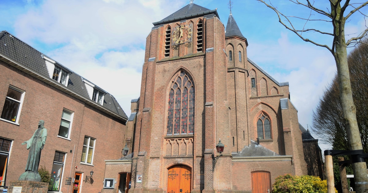 De Bernulphuskerk in Oosterbeek staat al even te koop, maar nu is er ...