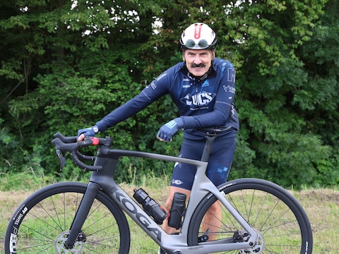 Fred (67) verloor bijna zijn leven door slokdarmkanker, nu organiseert ...