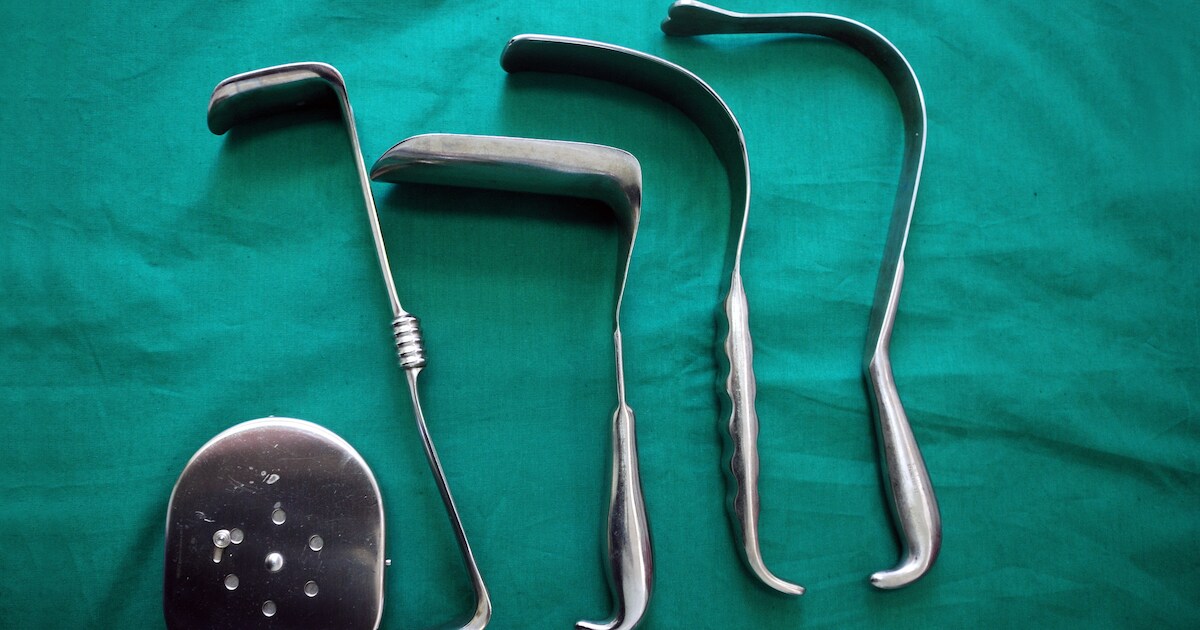 Man verdenkt zijn vrouw van plegen abortus en bedreigt haar met de dood ...