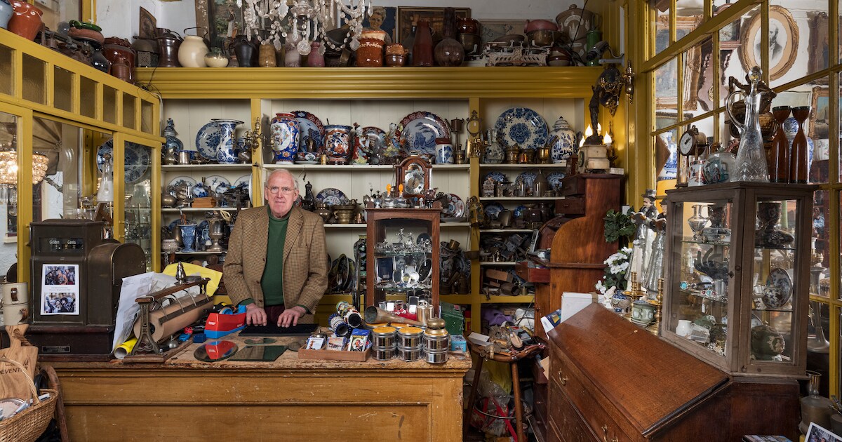 ‘Meneer Mandje’ heet eigenlijk Ben (77) en staat nog altijd achter de ...