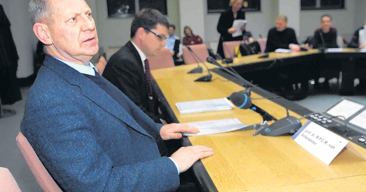 Informateur met een hart voor Rotterdam en een pot drop op tafel: Rinus ...