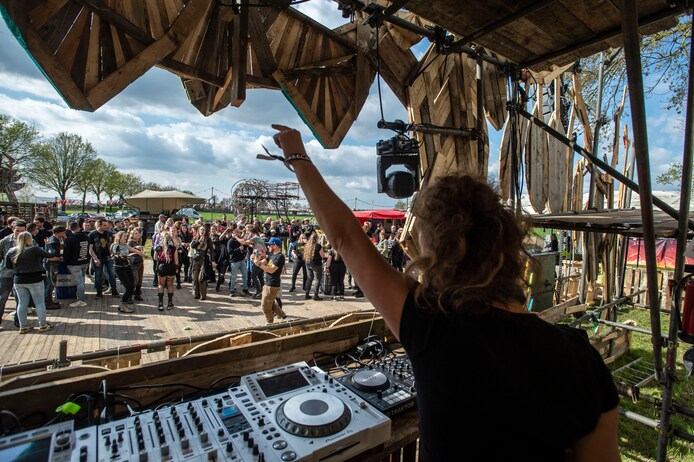 Winnende buurtschap Klein-Zundertse Heikant zet de bloemetjes buiten ...