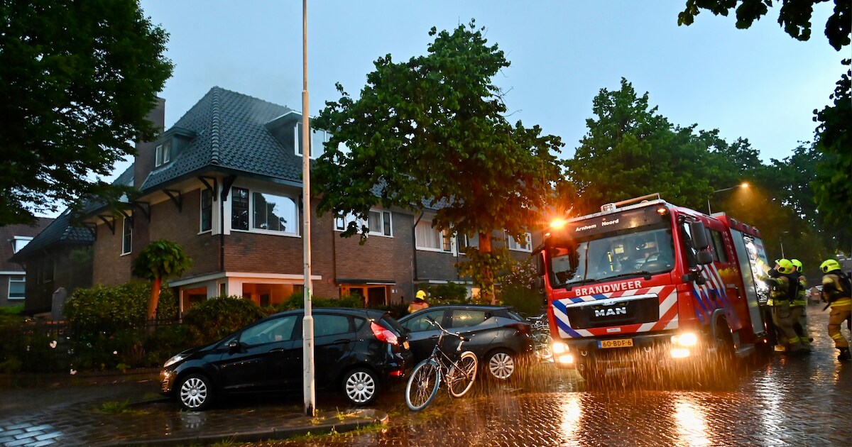 Veel rook bij brand in Arnhemse woning, bewoner op tijd naar buiten ...