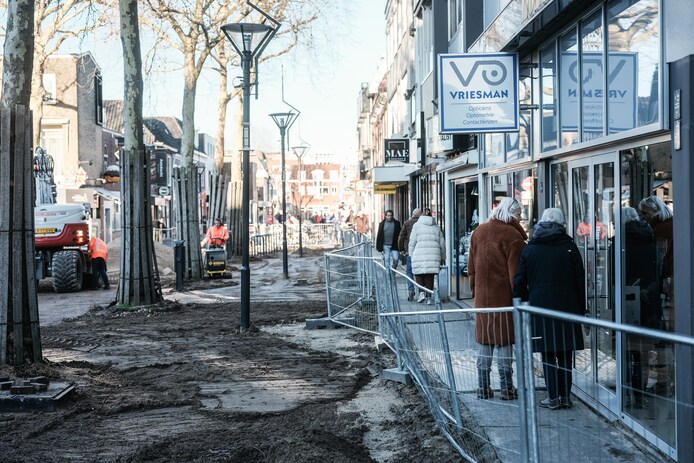 Passen en meten in het centrum van Zevenaar; nieuw Raadhuisplein krijgt ...