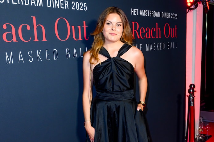 Eloise voelt zich ongemakkelijk in gewone kledingwinkel: ‘Soort ...