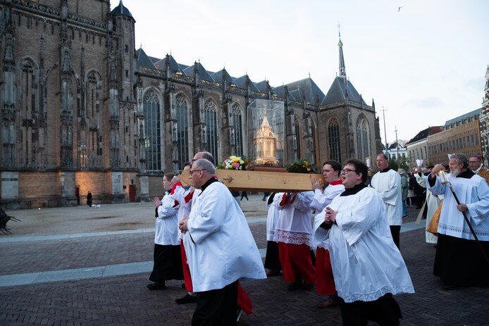 Deventer rukt uit voor botten van de heilige Bernadette: ‘Ik ben een ...