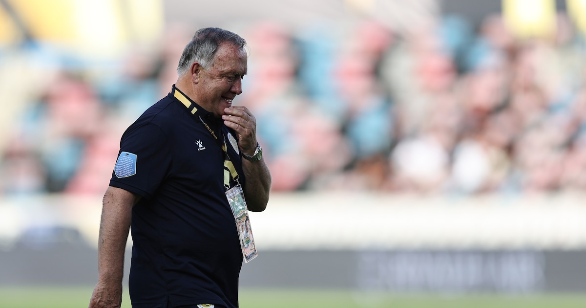 Dick Advocaat stopt per direct als bondscoach van Curaçao en mist het ...