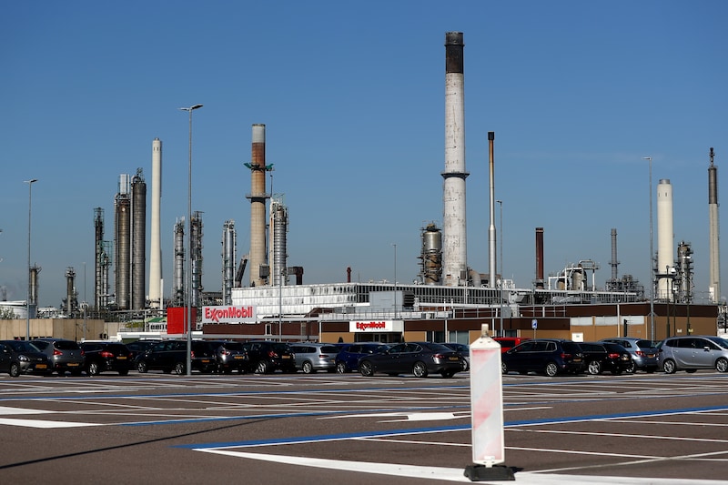 ExxonMobil krimpt in: 140 banen verdwijnen in Rotterdamse haven | Regio ...