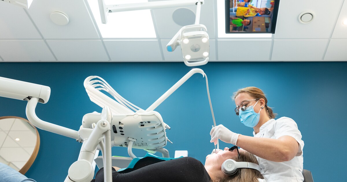 Zeven jaar lang durfde Gerdina niet naar de tandarts, maar mede dankzij ...