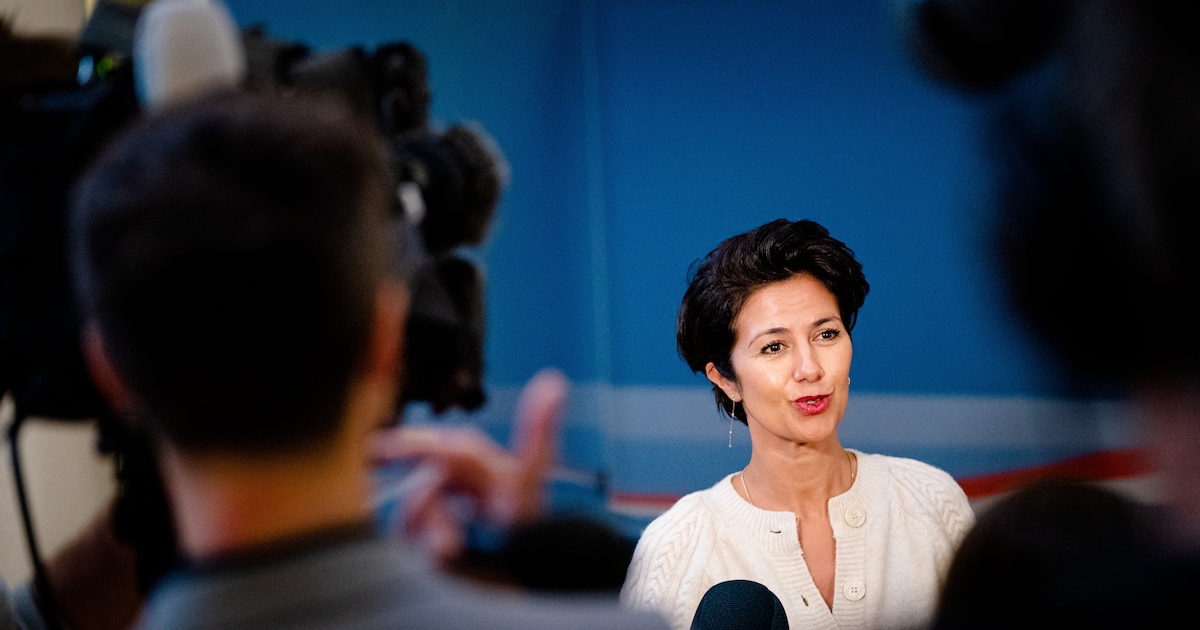 Staatssecretaris Gunay Uslu bij opening tweede verdieping ...