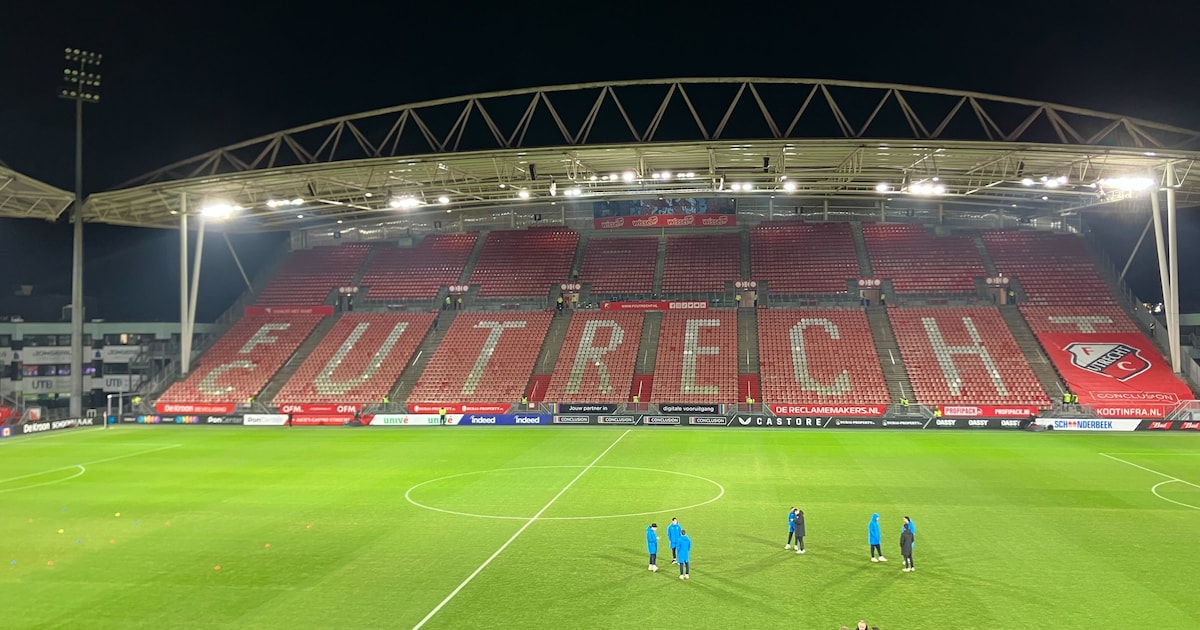 LIVE KNVB Beker | Wachten op opstellingen, veld Galgenwaard ligt er na ...